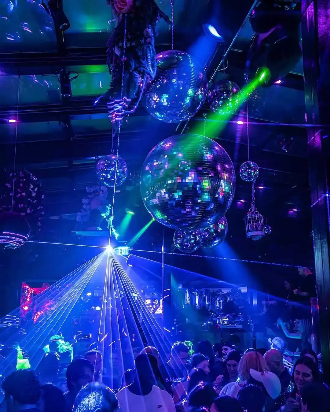 Zebbie's Garden DC Night Club | VIP Table Booking Service in DC